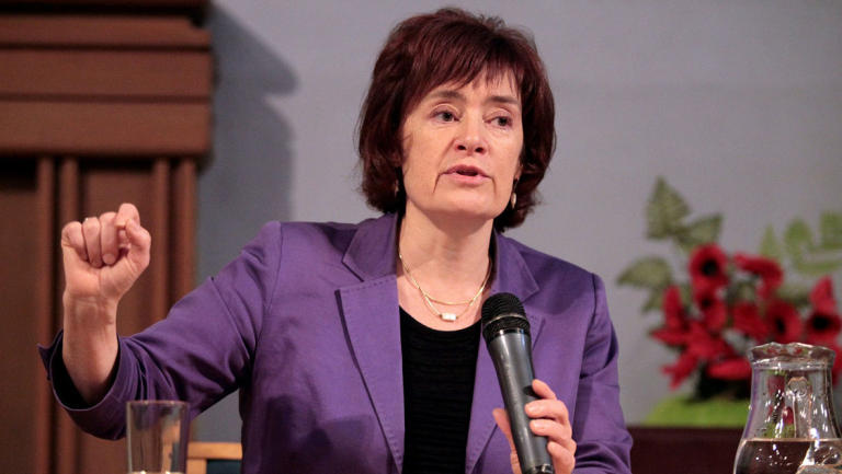 Former minister Sarah Boyack to replace Kezia Dugdale